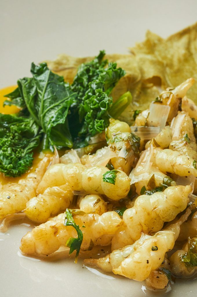 tuberinina stufata con foglie di vite croccante | La Taverna degli Arna